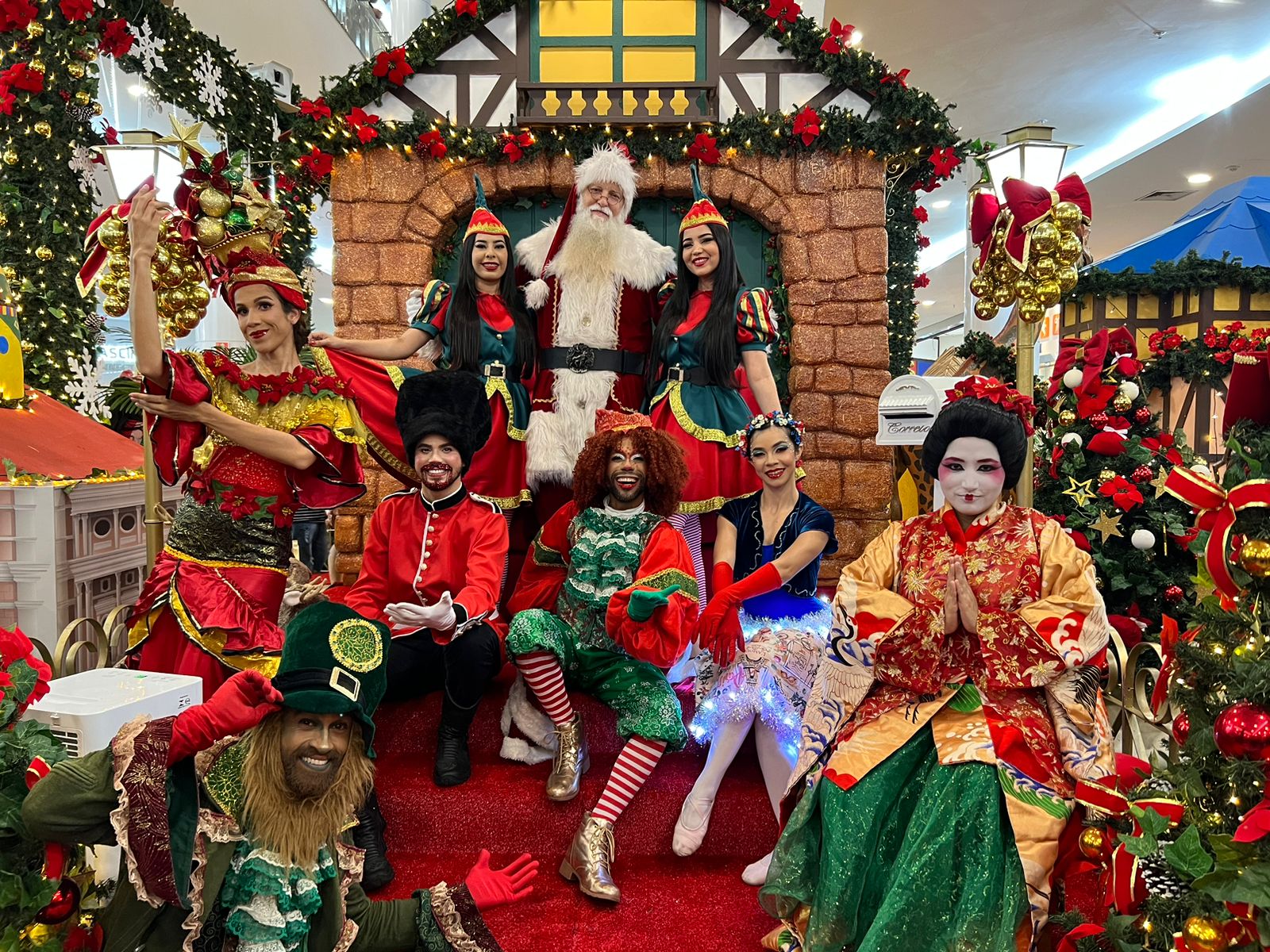 Com direito à caravana, Papai Noel chega ao Sumaúma e inaugura a ...