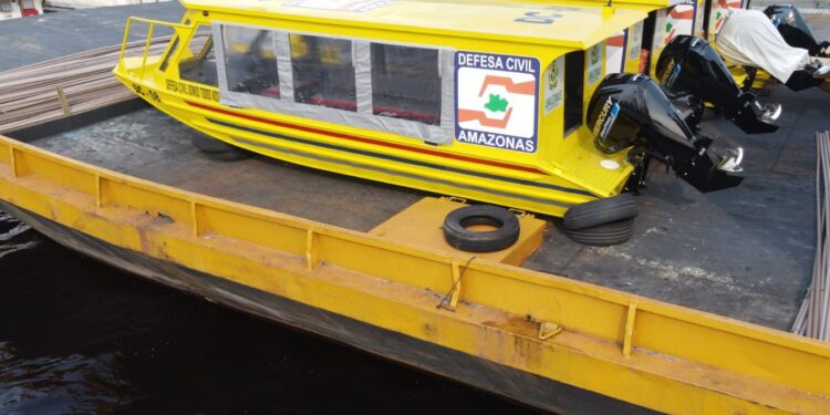 Defesa Civil do Amazonas entrega lancha para o município de Jutaí ...